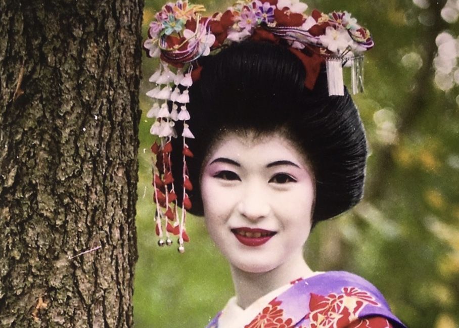 観光の舞台裏vol.2】舞娘茶屋「相馬樓」芸妓 小鈴|旅の特集 観光の舞台裏vol.2】舞娘茶屋「相馬樓」芸妓 小鈴|旅の特集